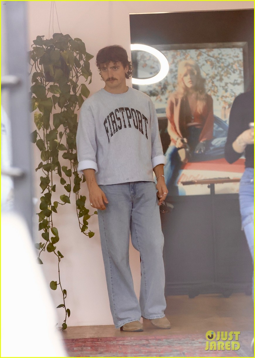 Benson Boone & His Girlfriend Maggie Thurmon Stop by a Piercing Place in LA!: Photo 5146218 ...