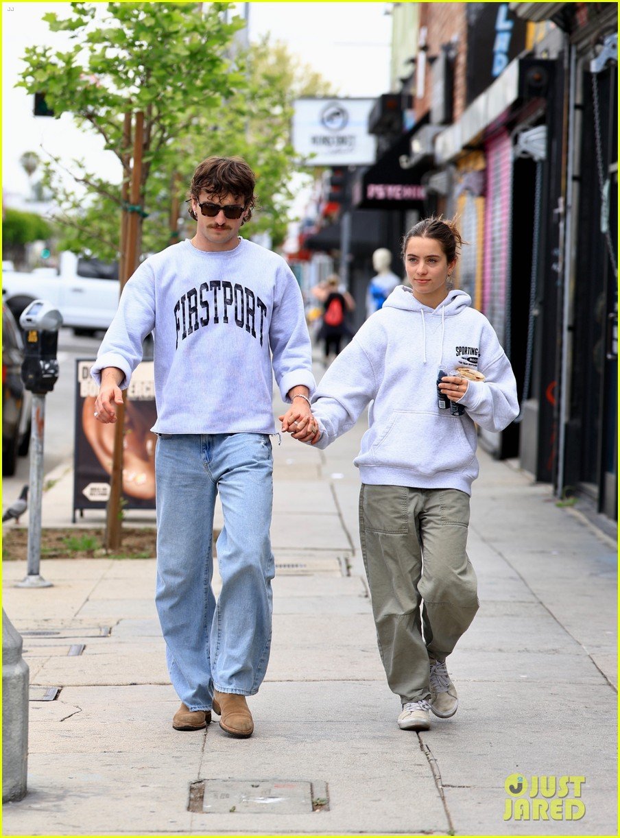 Benson Boone & His Girlfriend Maggie Thurmon Stop by a Piercing Place in LA!: Photo 5146225 ...
