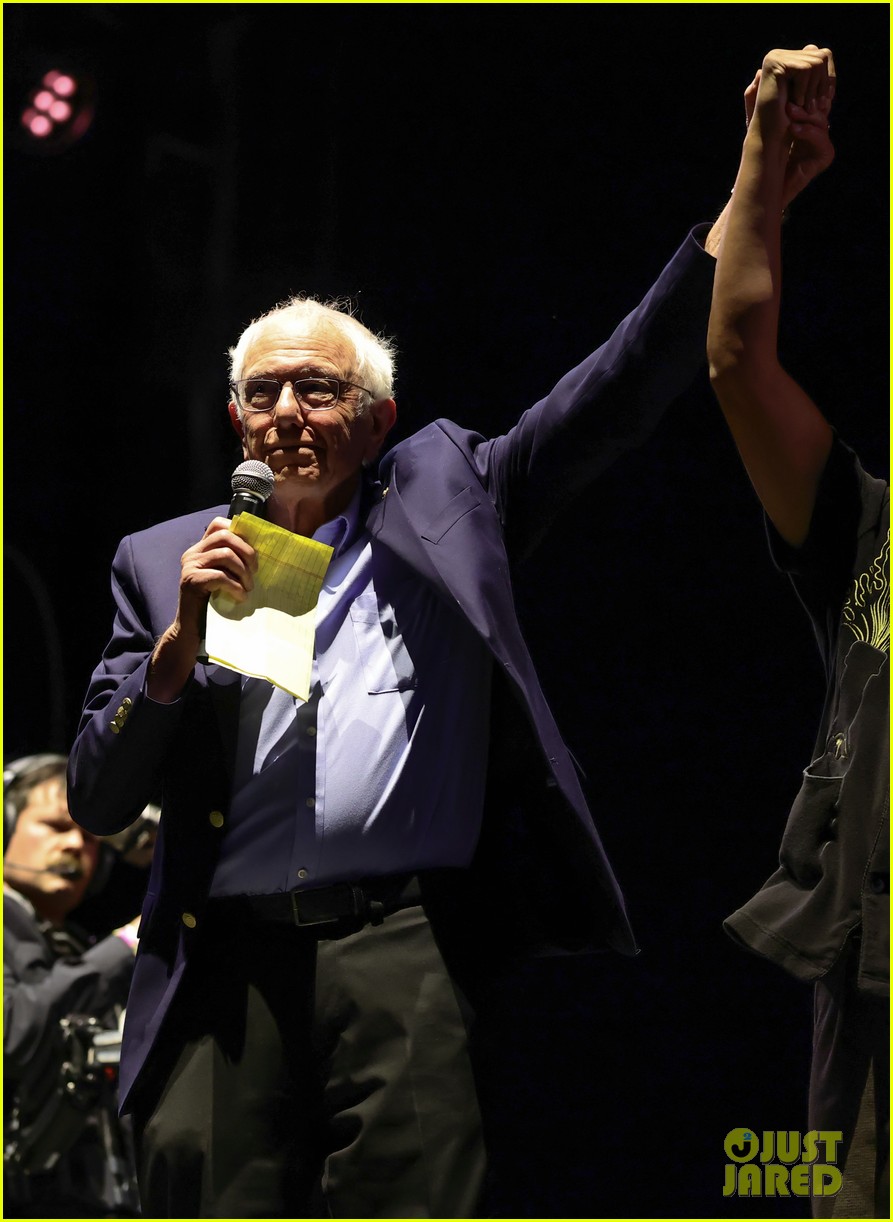 Bernie Sanders Issues Warning About Trump While Making Surprise ...