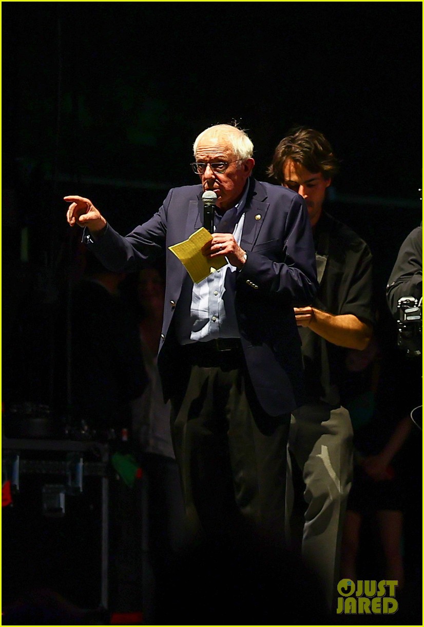 Bernie Sanders Issues Warning About Trump While Making Surprise ...