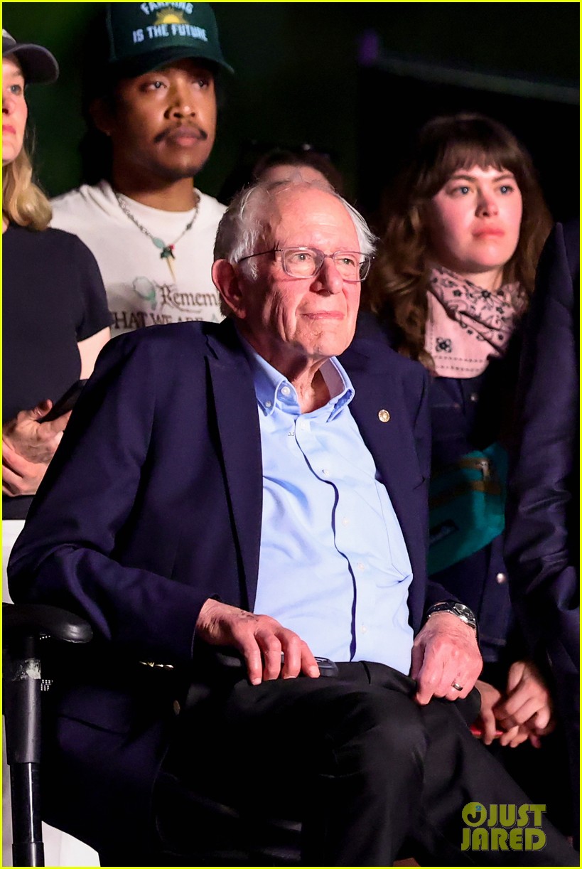 Bernie Sanders Issues Warning About Trump While Making Surprise ...