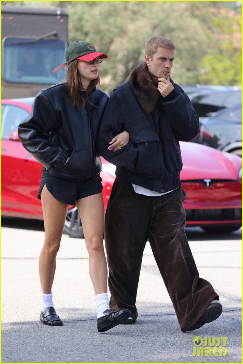 Hailey & Justin Bieber Step Out for Lunch After Spending the Weekend at ...