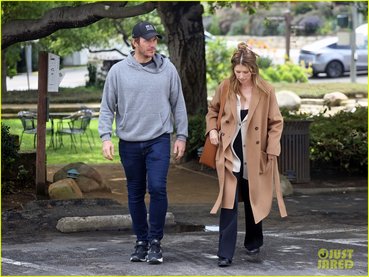 Chris Pratt & Katherine Schwarzenegger Bump Into Josh Brolin During LA ...