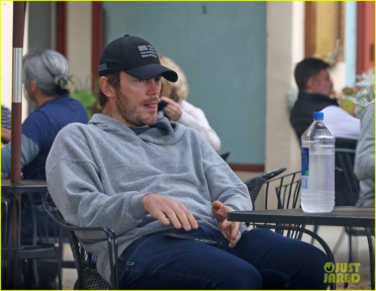 Chris Pratt & Katherine Schwarzenegger Bump Into Josh Brolin During LA ...