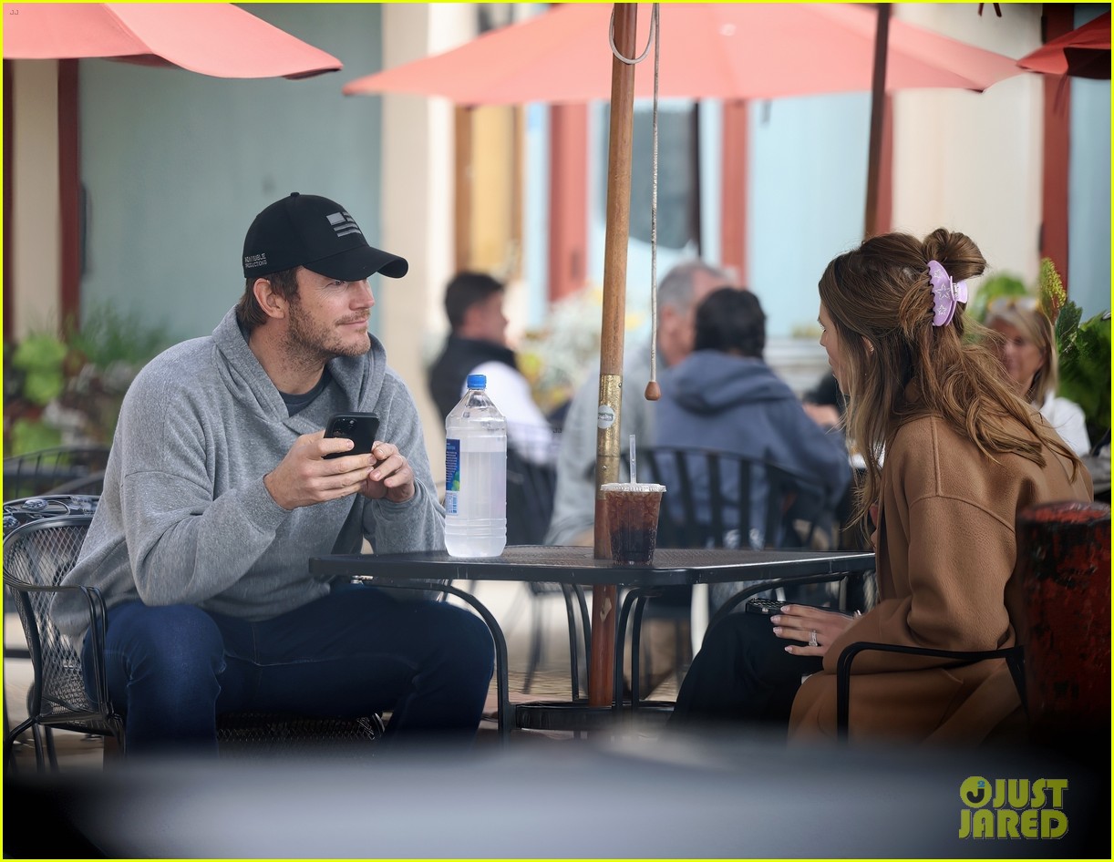 Chris Pratt & Katherine Schwarzenegger Bump Into Josh Brolin During LA ...