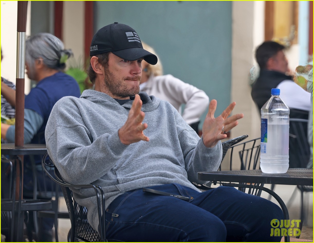 Chris Pratt & Katherine Schwarzenegger Bump Into Josh Brolin During LA ...