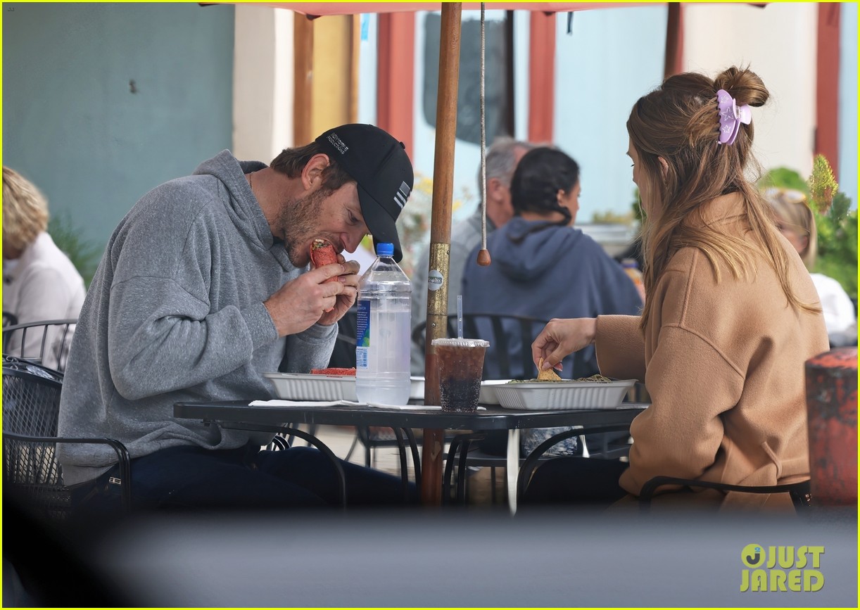 Chris Pratt & Katherine Schwarzenegger Bump Into Josh Brolin During LA ...