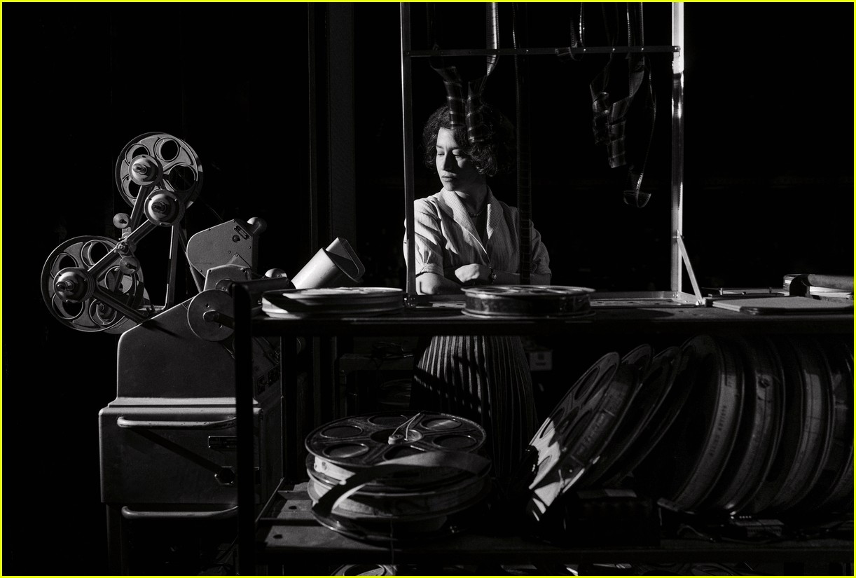 Production Photos from George Clooney's Broadway Debut Released as New ...