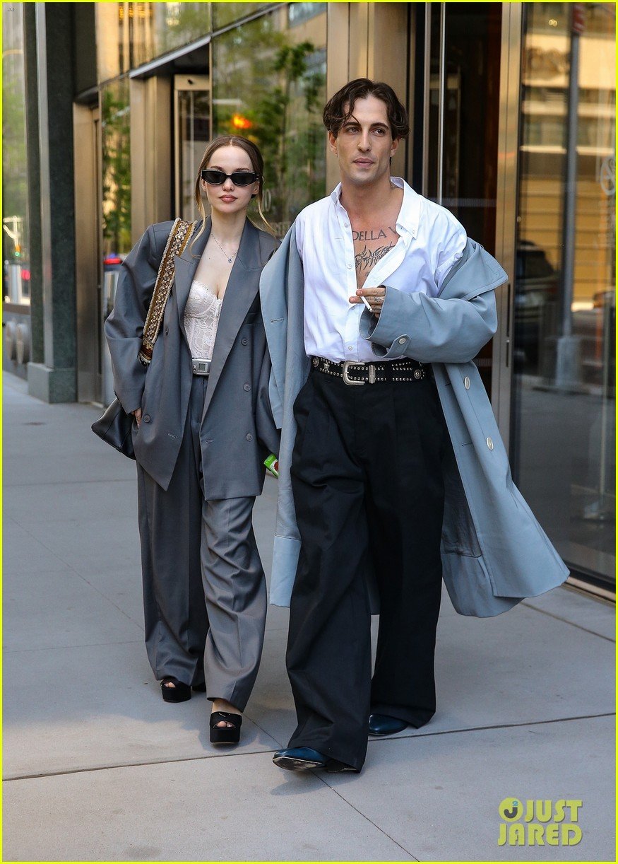 Dove Cameron & Boyfriend Damiano David Hold Hands in NYC Amid Exciting ...