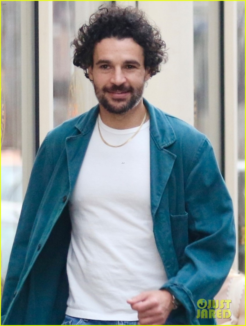 Joel Edgerton Meets Up with 'It Comes at Night' Co-Star Christopher ...