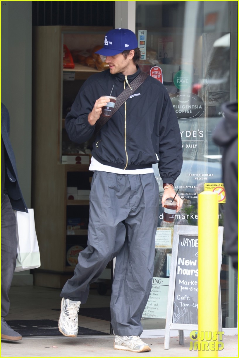 Jacob Elordi Keeps Low Profile on Coffee Run in Los Angeles: Photo ...