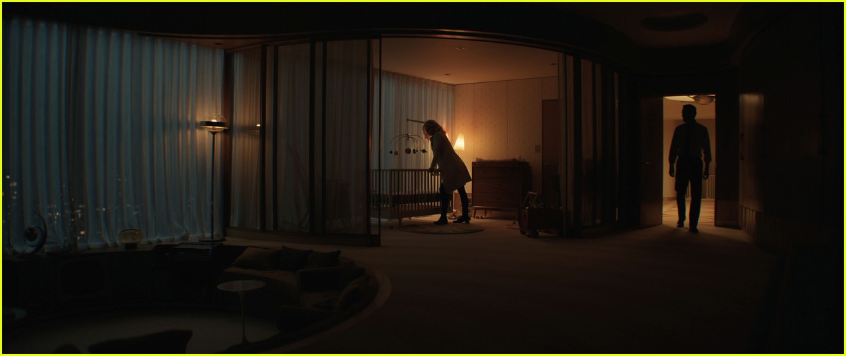 'Fantastic Four: First Steps' Trailer Gives First Look at Julia Garner's Silver Surfer - Watch ...