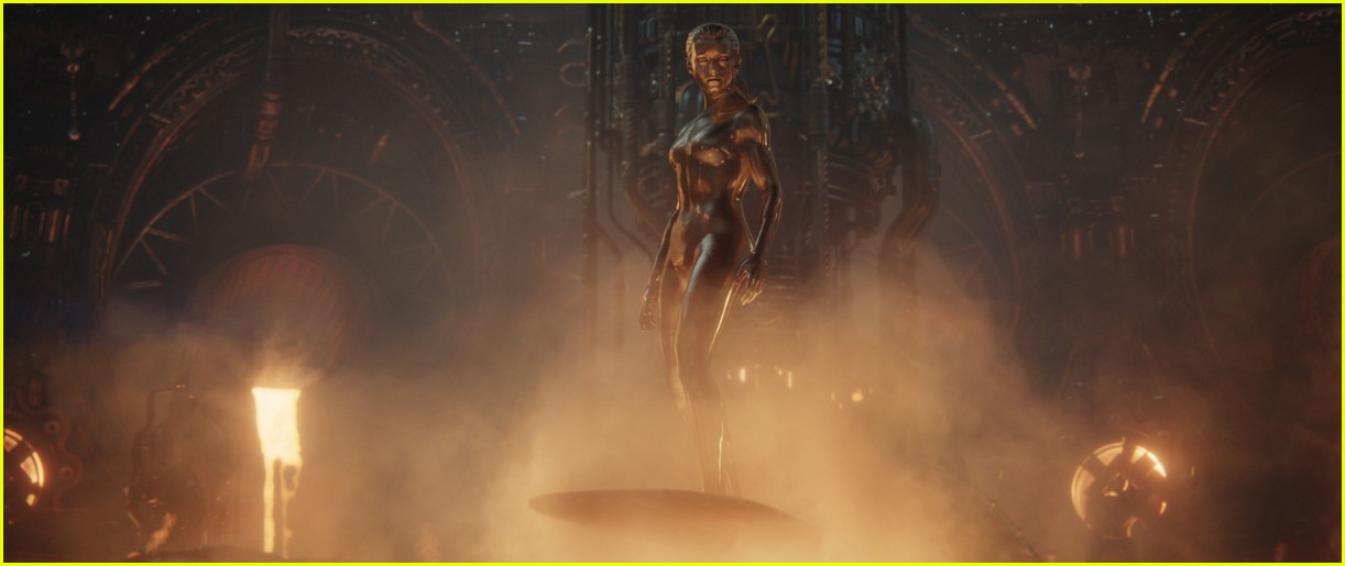 'Fantastic Four: First Steps' Trailer Gives First Look at Julia Garner's Silver Surfer - Watch ...