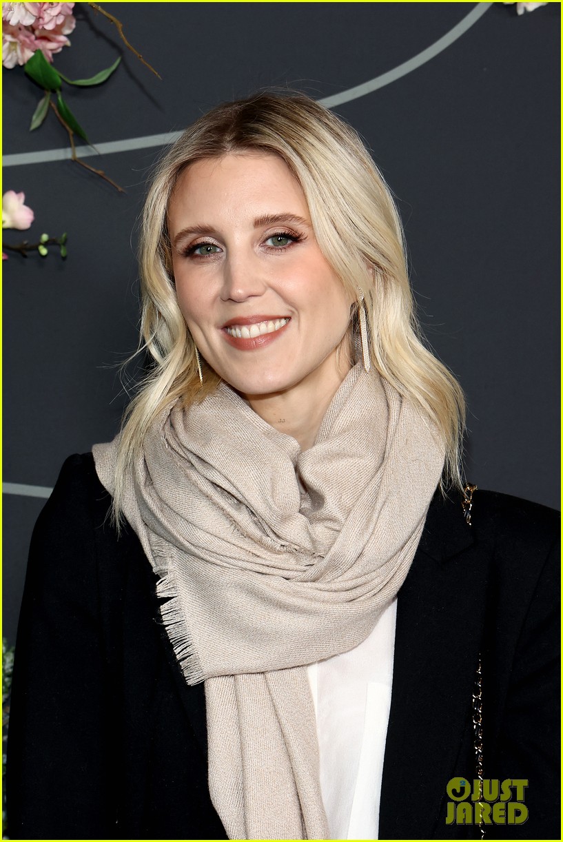 Tina Fey, Steve Carrell & More Premiere New Series 'The Four Seasons ...