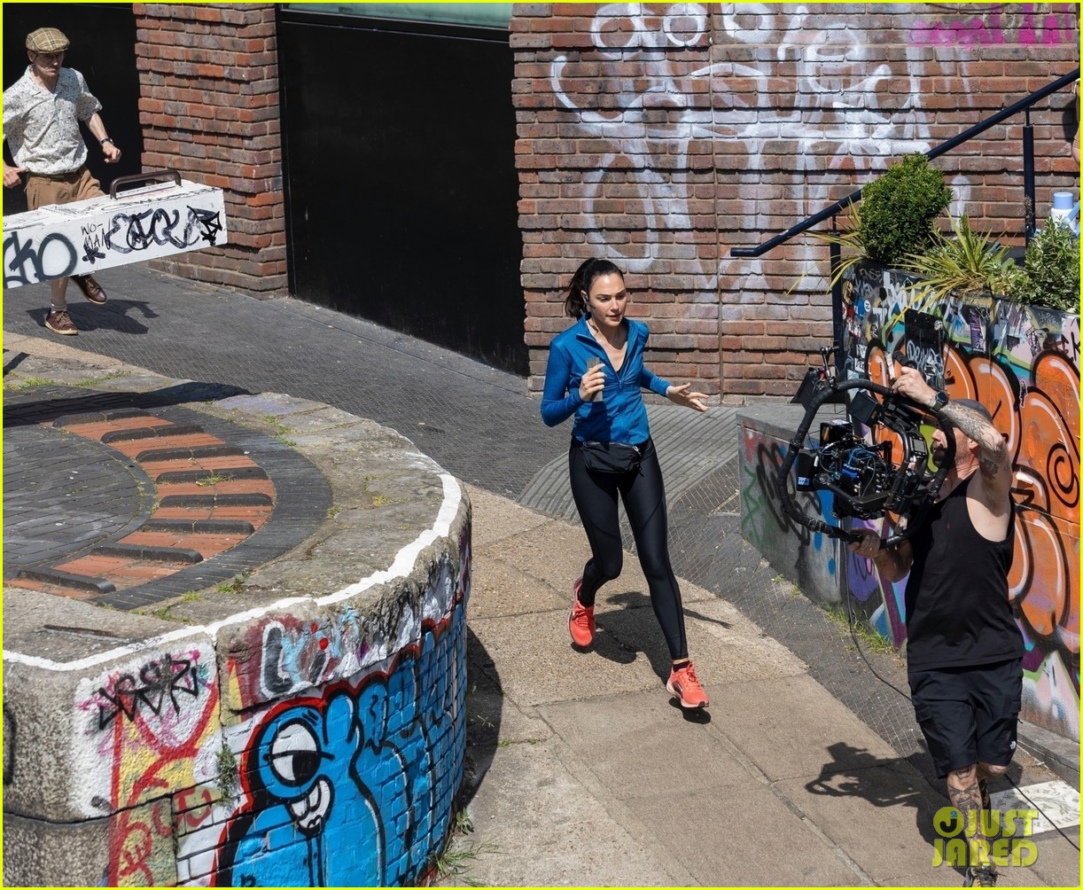 Gal Gadot Celebrates Her 40th Birthday by Filming Action-Packed Running ...