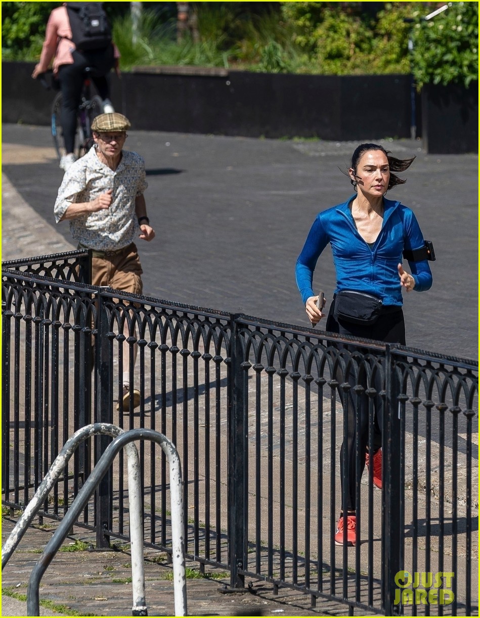 Gal Gadot Celebrates Her 40th Birthday by Filming Action-Packed Running ...