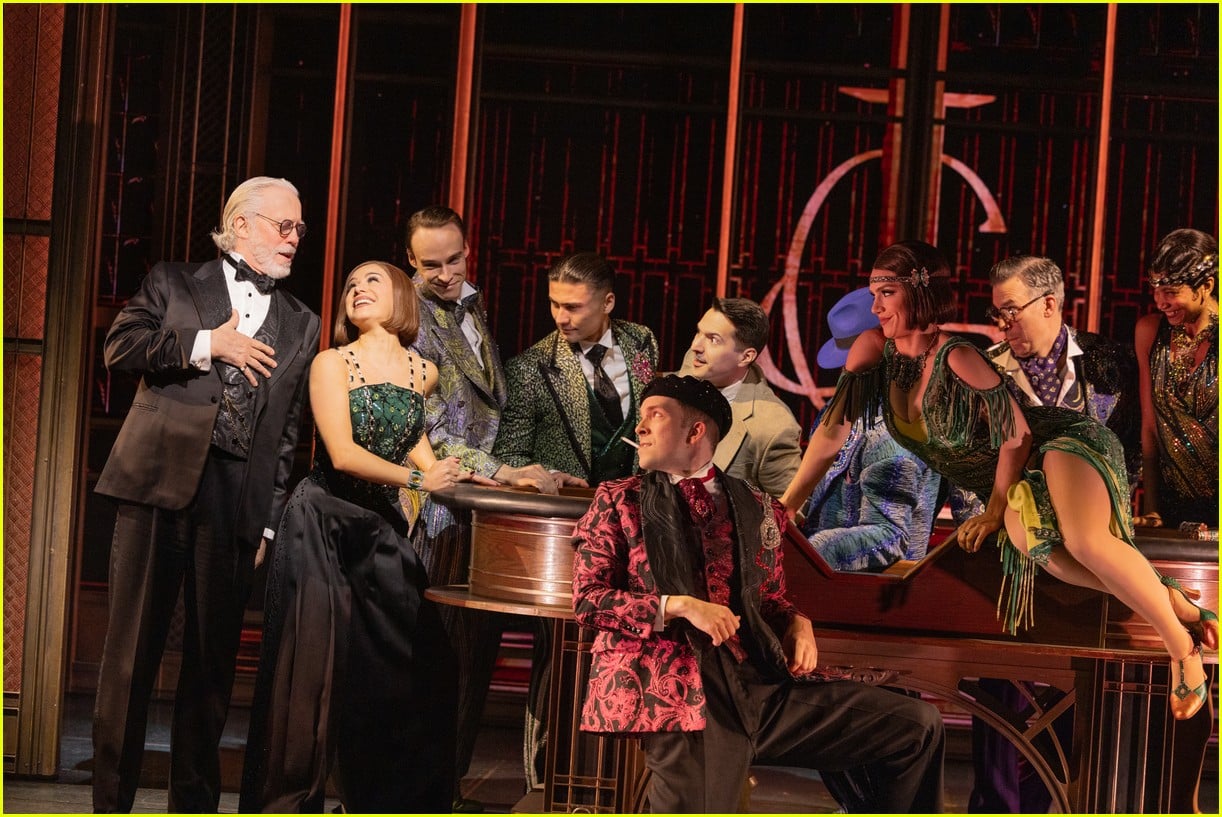 Sarah Hyland's Husband Says He 'Totally Gets' Gatsby's Obsession with ...