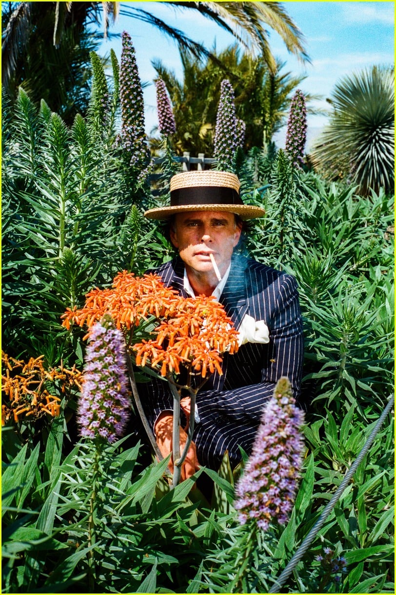 'White Lotus' Star Walton Goggins Bares His Speedo Body for 'Cultured ...