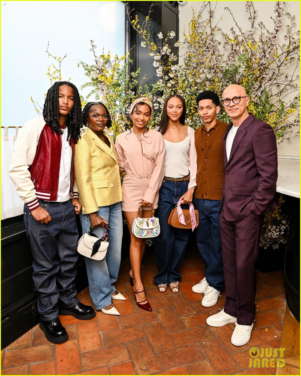Jessica Chastain & Yara Shahidi Bring Their Moms To Gucci Together ...