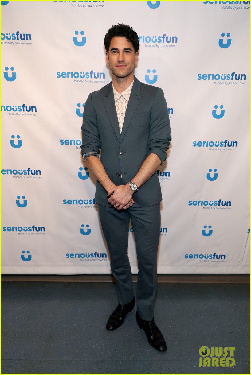 Tom Hanks, Paul Rudd, Ayo Edebiri, & More Stars Support a 'Night of ...