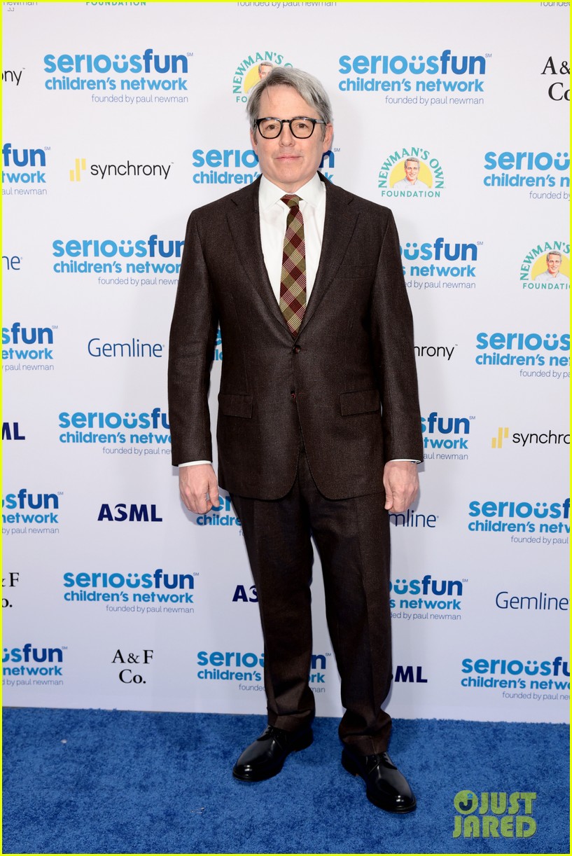 Tom Hanks, Paul Rudd, Ayo Edebiri, & More Stars Support a 'Night of ...