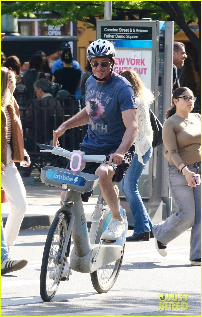 Hugh Jackman Spotted Looking Buff While Heading to Work for His New Off ...