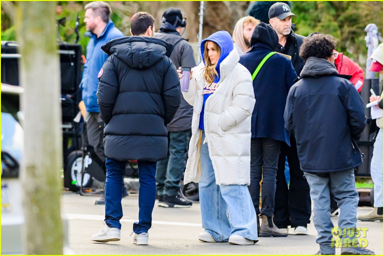 Jennifer Lopez Reps New York Giants, Bundles Up On Set of Rom-Com ...
