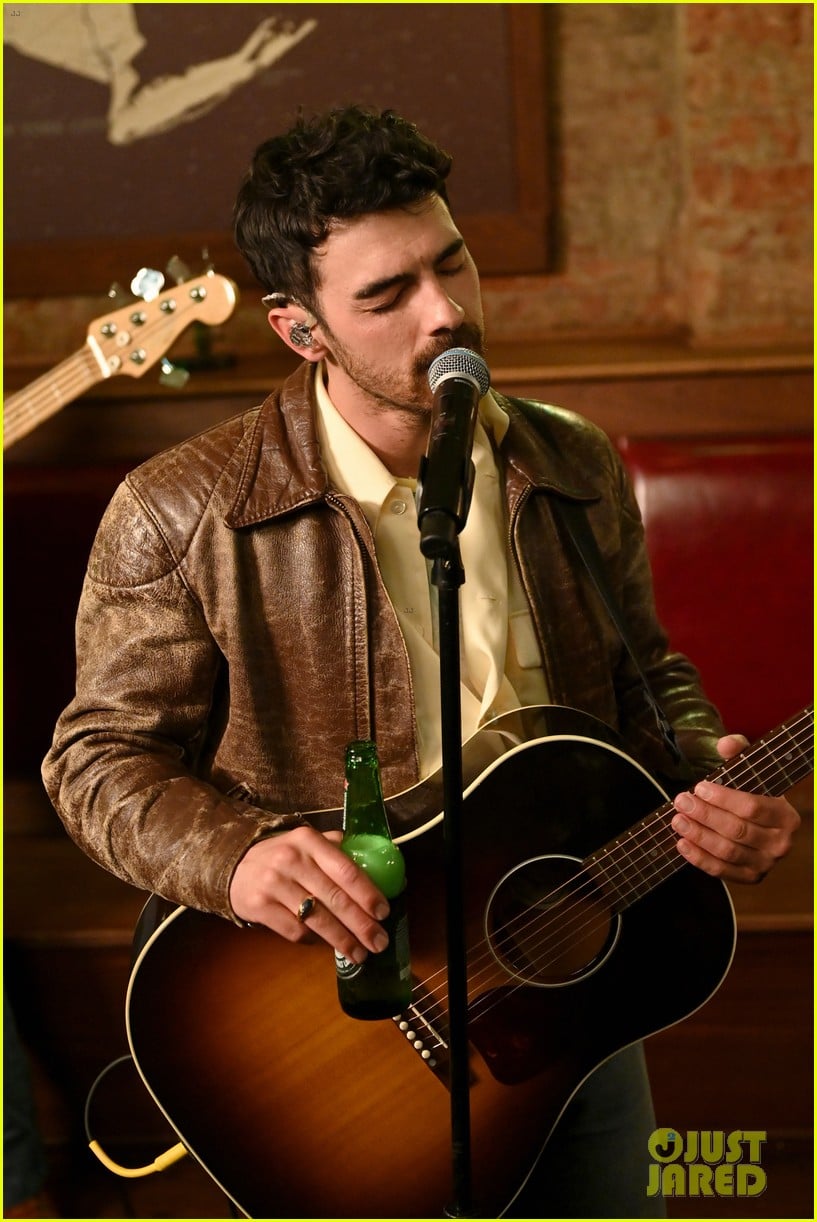 'Heart By Heart' Lyrics: Joe Jonas Debuts Emotional New Single From ...