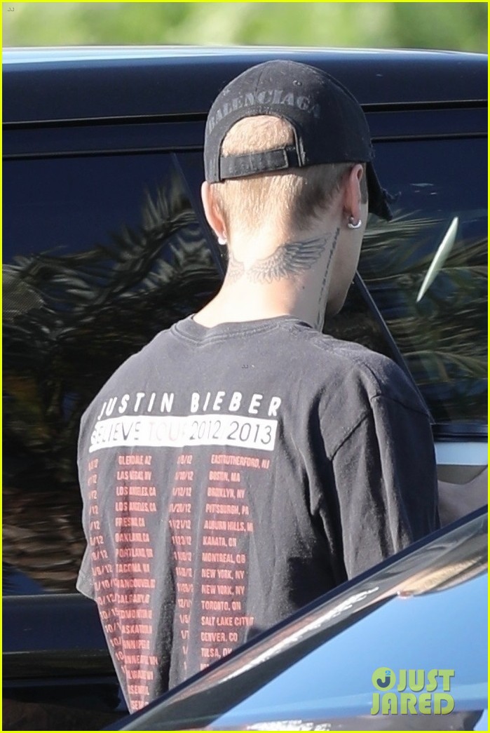 Justin Bieber Wears His Old 'Believe Tour' Merch During Coffee Outing ...