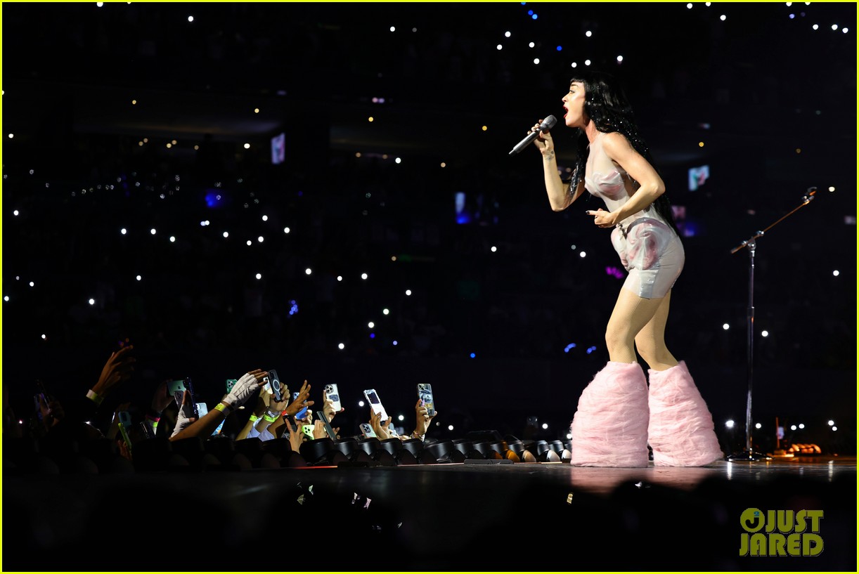 Katy Perry 'Lifetimes Tour' Set List Revealed After Opening Night in Mexico City: Photo 5148350 ...