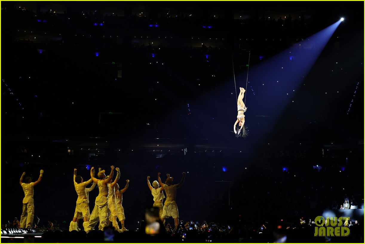 Katy Perry 'Lifetimes Tour' Set List Revealed After Opening Night in ...