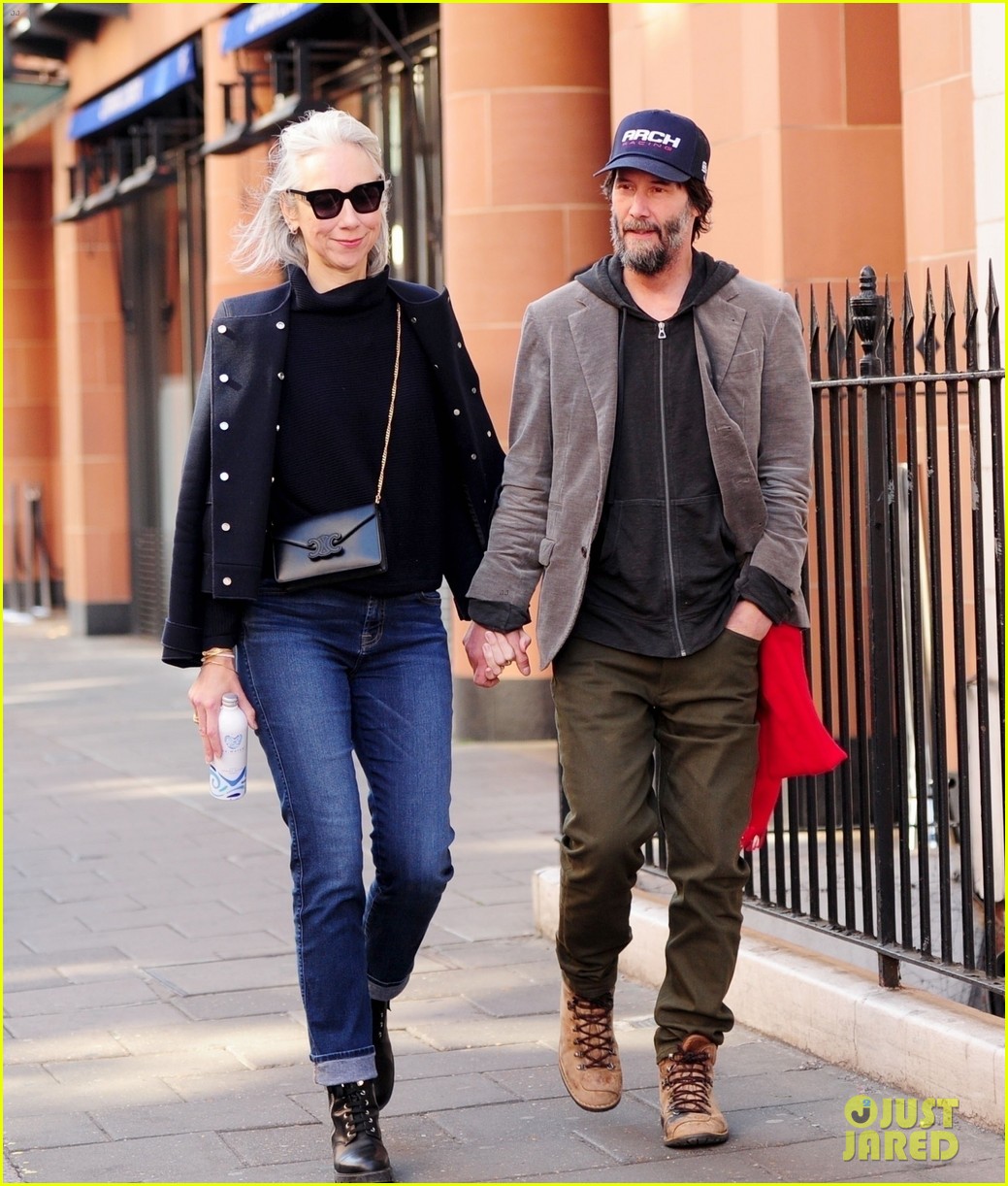 Keanu Reeves & Longtime Girlfriend Alexandra Grant Hold Hands on Lunch ...