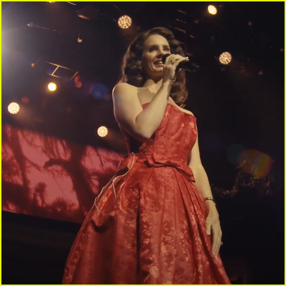 Lana Del Rey Says She Kissed Morgan Wallen, Debuts 3 New Songs While Performing at Stagecoach ...