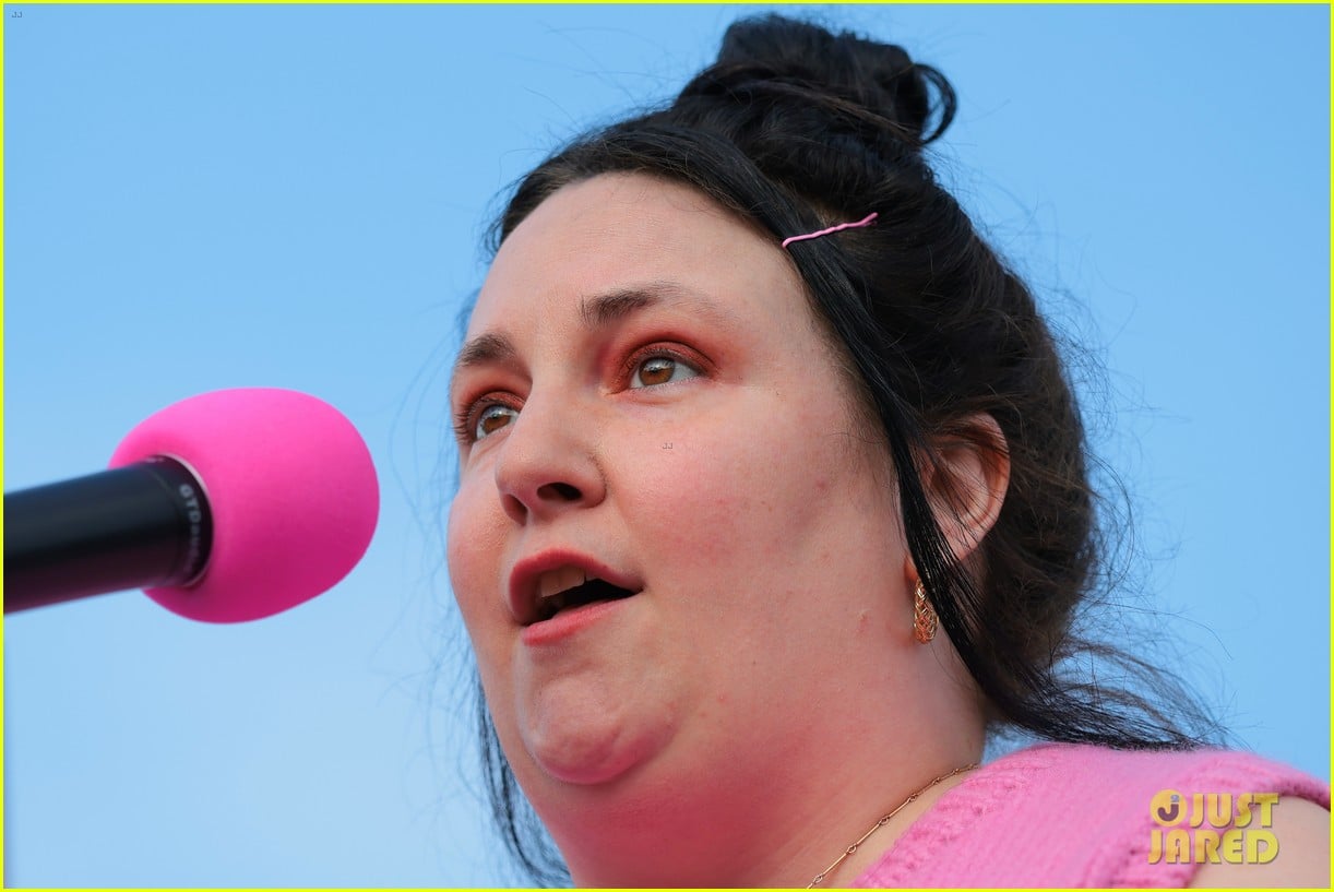 Lena Dunham Makes Rare Public Appearance at Trans Day of Visibility ...