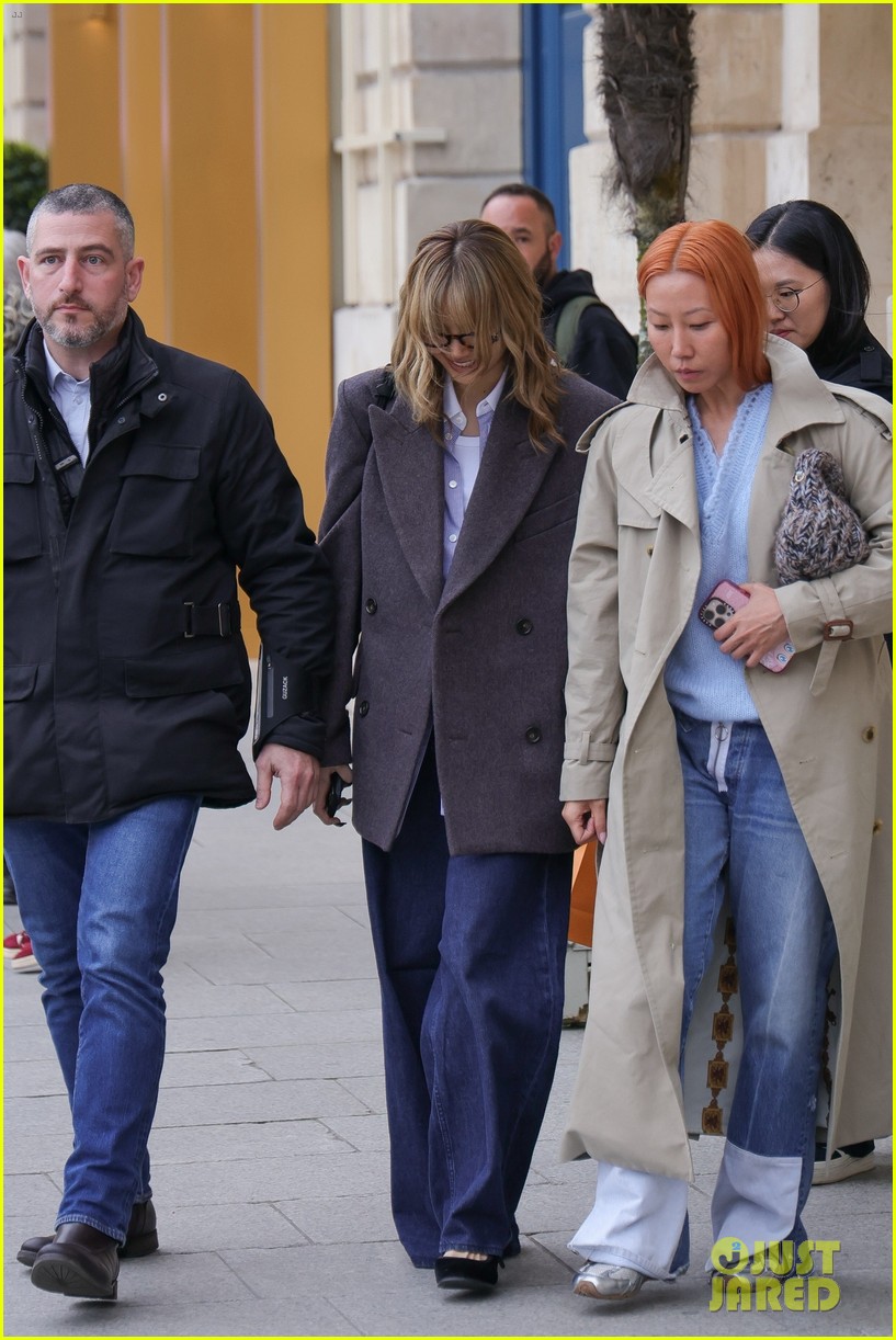 LISA Goes Shopping In Paris As Maroon 5 Announces New Collab 'Priceless ...