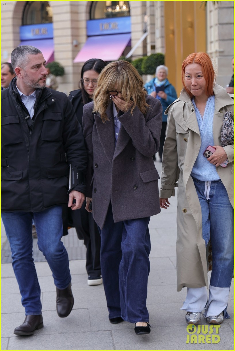 LISA Goes Shopping In Paris As Maroon 5 Announces New Collab 'Priceless ...