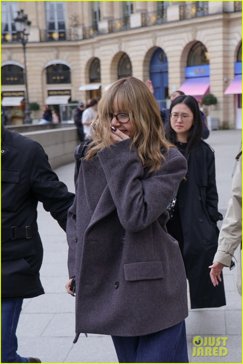 LISA Goes Shopping In Paris As Maroon 5 Announces New Collab 'Priceless ...