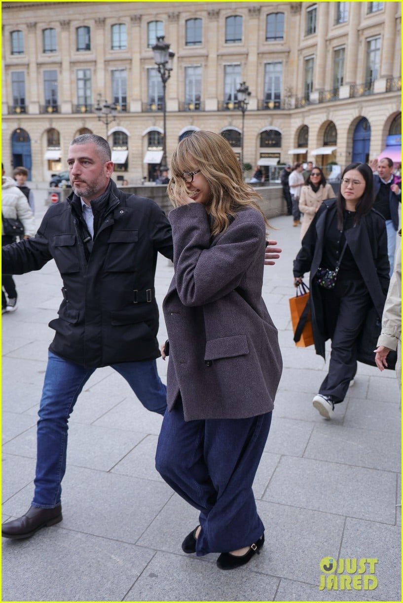 LISA Goes Shopping In Paris As Maroon 5 Announces New Collab 'Priceless ...