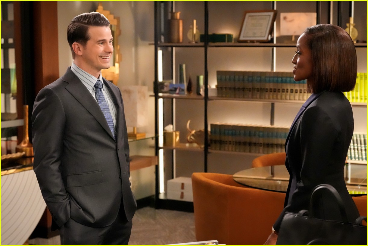 'Matlock' Season 1 Finale: Who Hid the Documents? Photos & Cast Tease ...