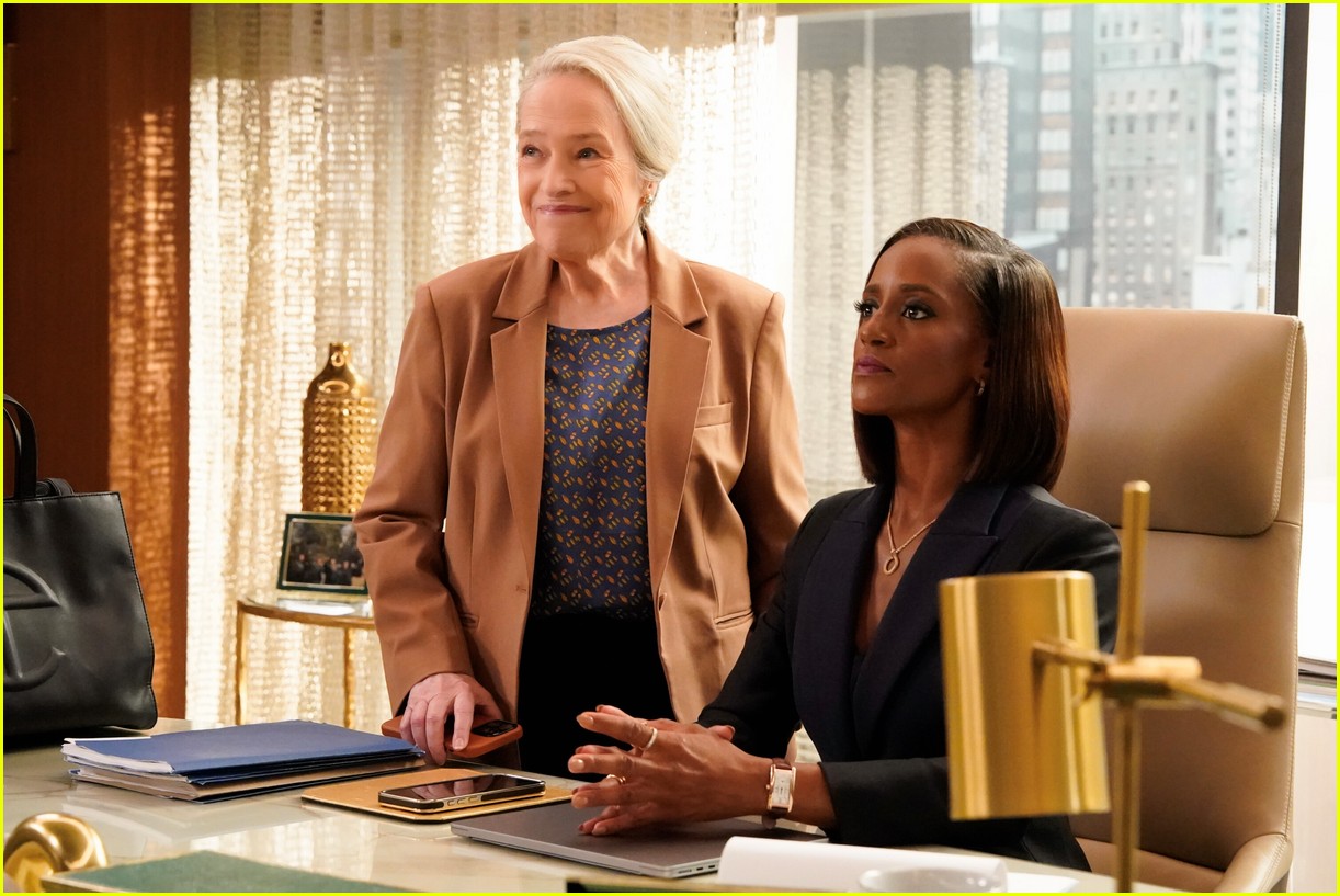 'Matlock' Season 1 Finale: Who Hid the Documents? Photos & Cast Tease ...