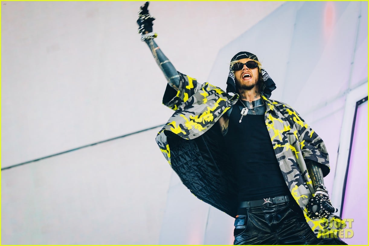 Machine Gun Kelly Makes Surprise Appearance at Coachella 2025 After ...