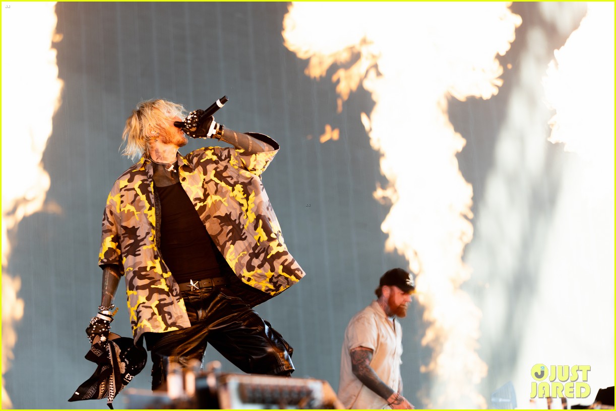 Machine Gun Kelly Makes Surprise Appearance at Coachella 2025 After ...