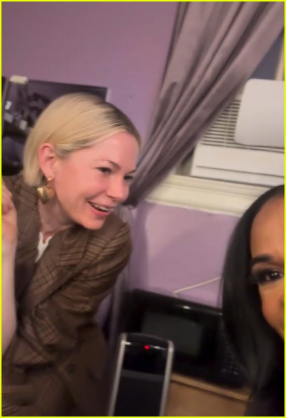 Michelle Williams & Michelle Williams Meet for First Time, Backstage at ...