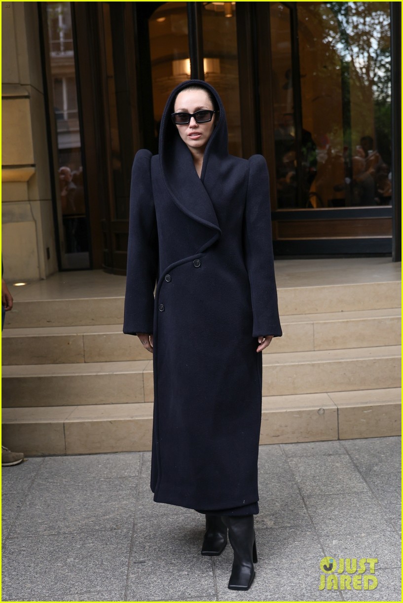 Miley Cyrus Rocks 5 Chic Outfits While Out & About in Paris!: Photo ...