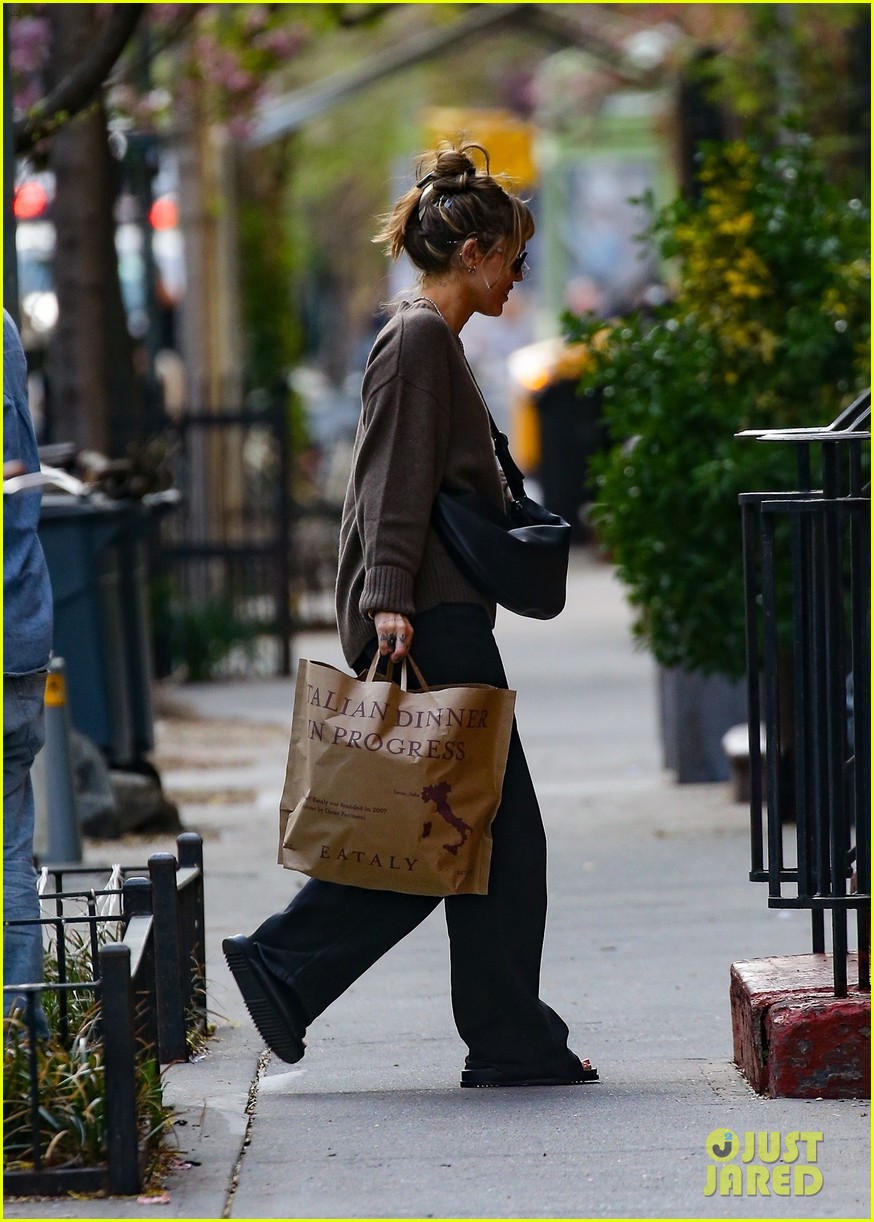 Miley Cyrus & Boyfriend Maxx Morando Have a Casual Easter Outing in NYC ...