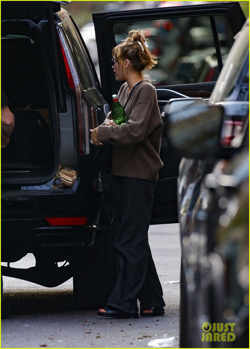 Miley Cyrus & Boyfriend Maxx Morando Have a Casual Easter Outing in NYC ...