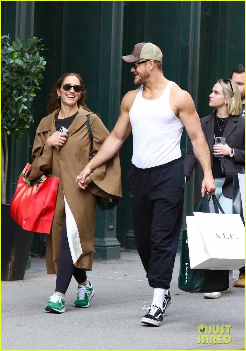 Minka Kelly & Boyfriend Dan Reynolds Hold Hands in NYC Following ...