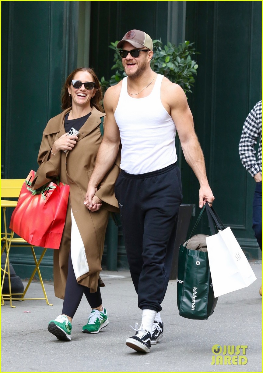 Minka Kelly & Boyfriend Dan Reynolds Hold Hands in NYC Following ...