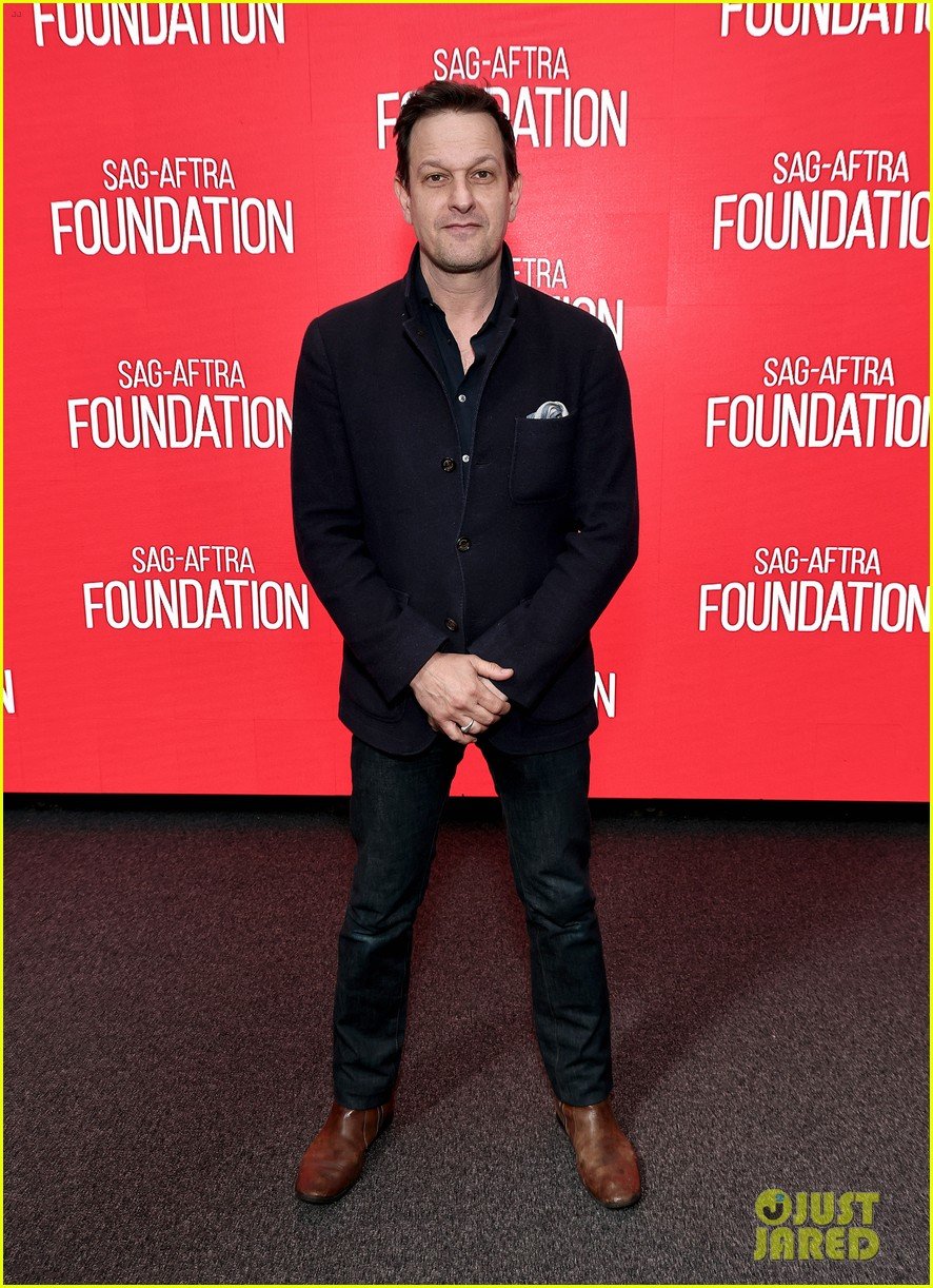 Elisabeth Moss Explains Why She Picked Josh Charles to Play Commander Wharton in Final 'Handmaid ...