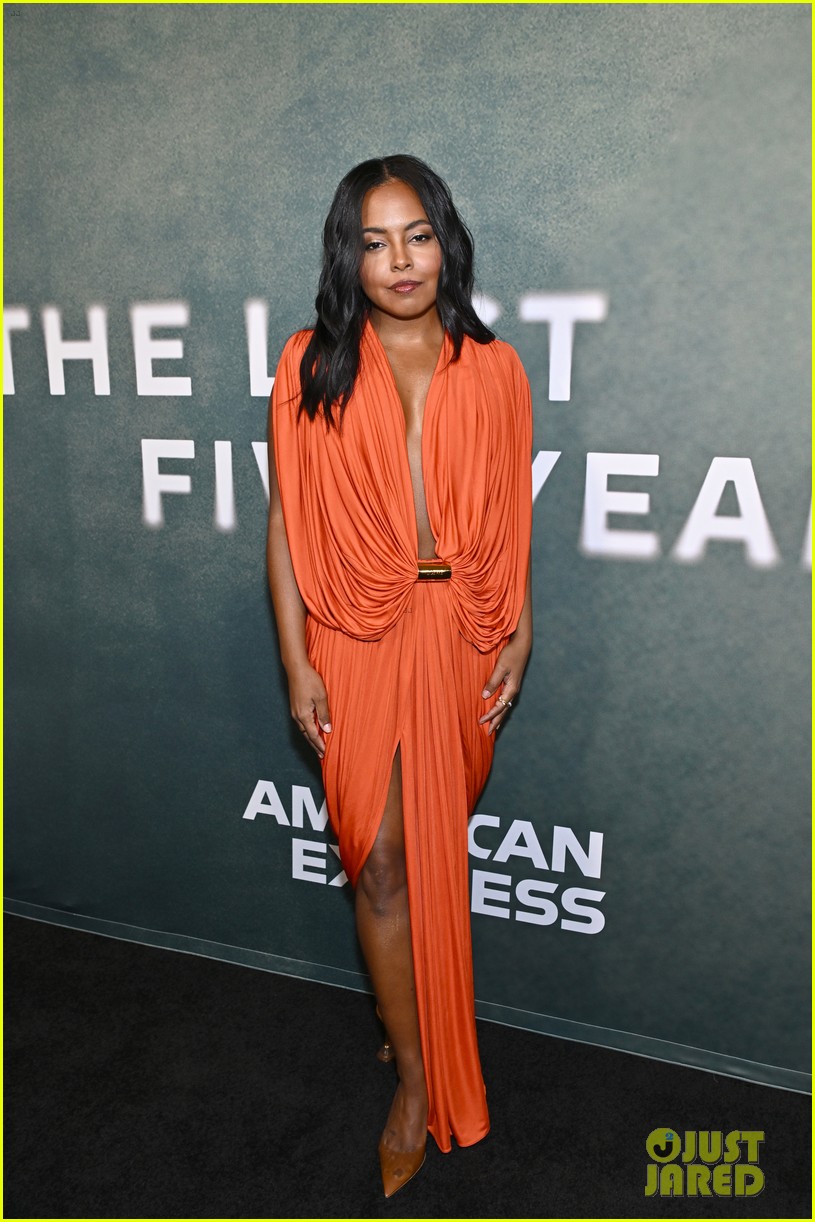 Nick Jonas Gets Support From Wife Priyanka Chopra & His Brothers at ...